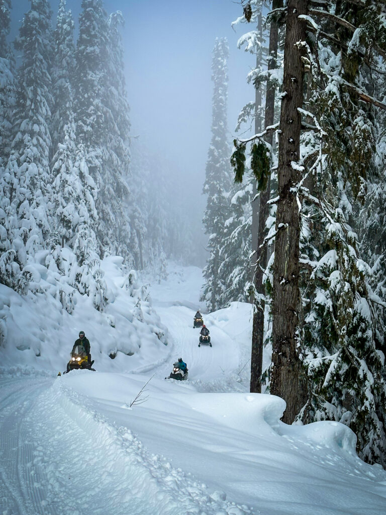 Frontier_tour – Whistler Snowmobile